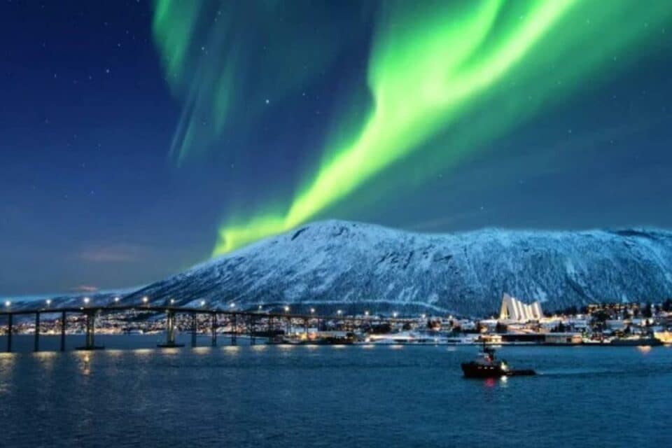 Spectacular Northern Lights Tours — The Discoveries Of