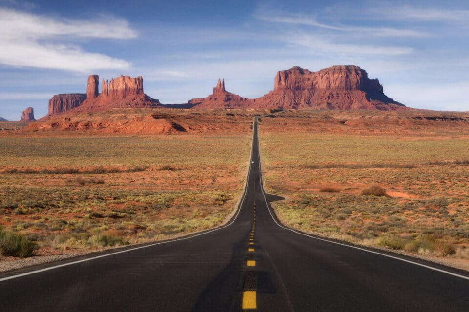 6 Stunning Hikes in Monument Valley — The Discoveries Of