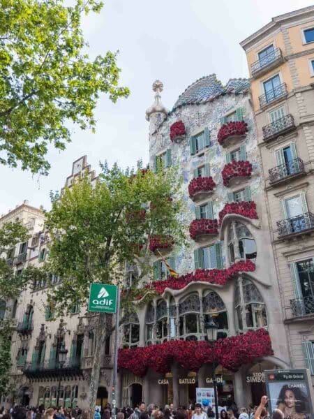 24 Iconic Landmarks in Barcelona — The Discoveries Of